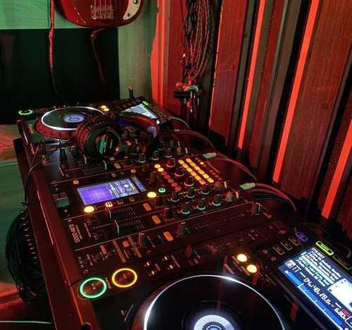 Pioneer CDJ-2000/2