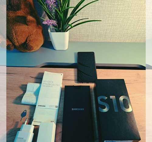 Samsung Galaxy S10, 8/128 ГБ