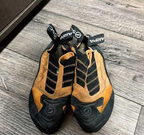 Скальники scarpa 39р