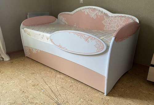 Детская кровать с матрасом