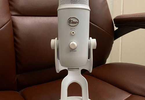 Микрофон blue yeti белый