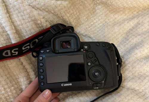 Зеркальный фотоаппарат Canon EOS 5D Mark IV Body