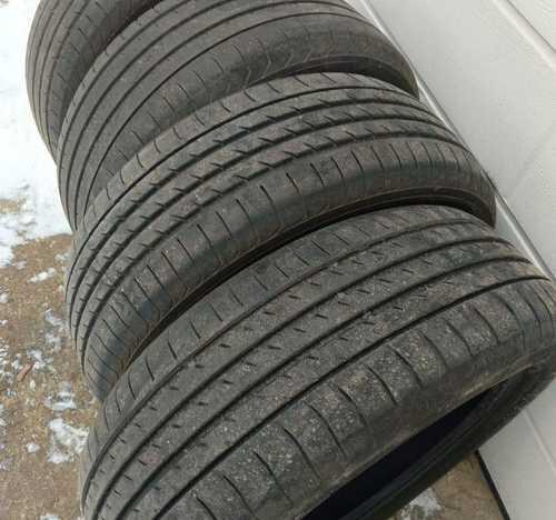 Yokohama Advan A005 235/55 R19 и 255/50 R19 107Y