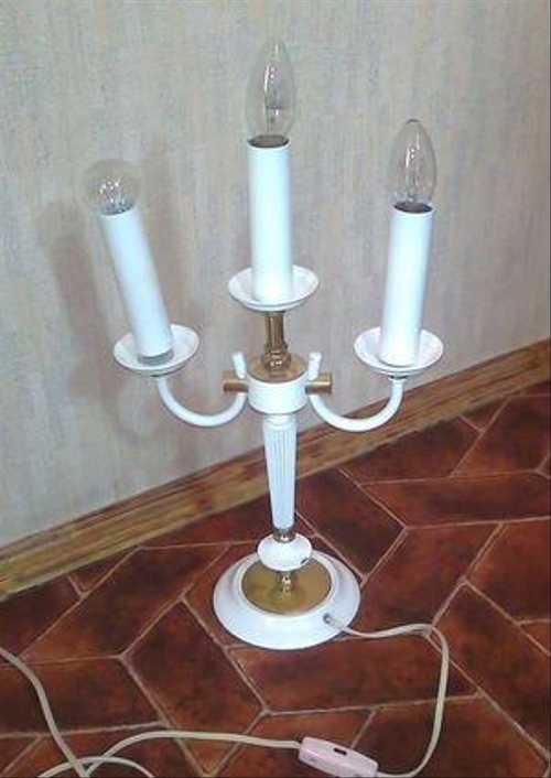Настольная лампа стилизованная под подсвечник