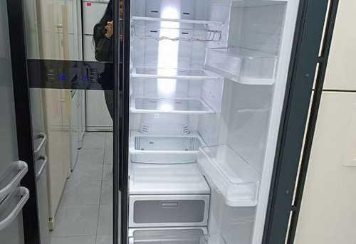Двухдверный холодильник черный Side by side
