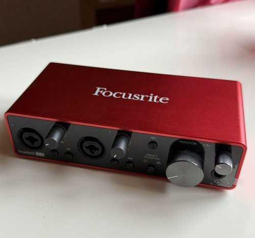 Звуковая карта Focusrite Scarlett 2i2 3rd Gen