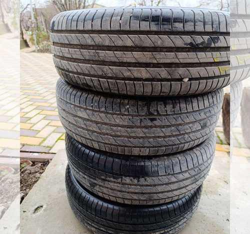 Delinte DS2 175/65 R15
