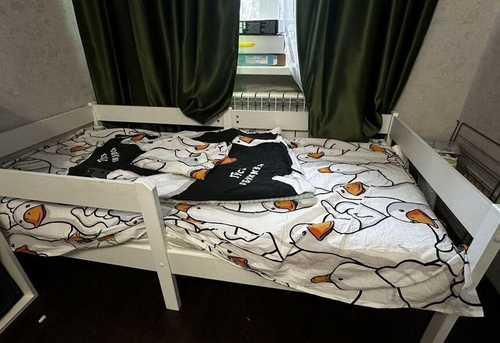 Детская кровать с матрасом и комплектом белья