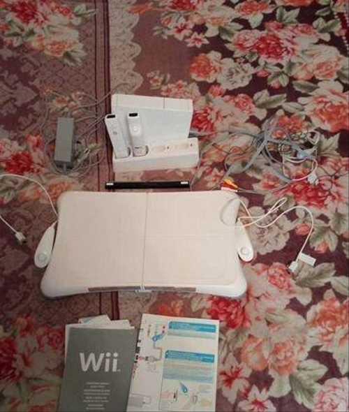 Nintendo Wii Fit Balance Board amp Wii Fit Game