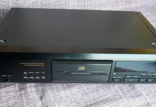 CD плеер Sony CDP-XE900