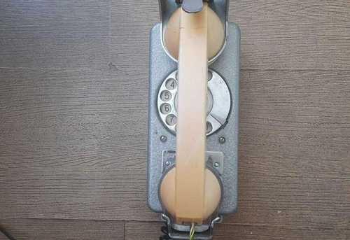 Телефон настенный СССР в металлическом корпусе