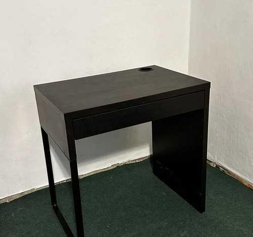 Письменный стол IKEA