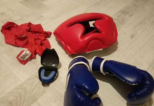 Шлем, перчатки, бинты, капа для бокса детские