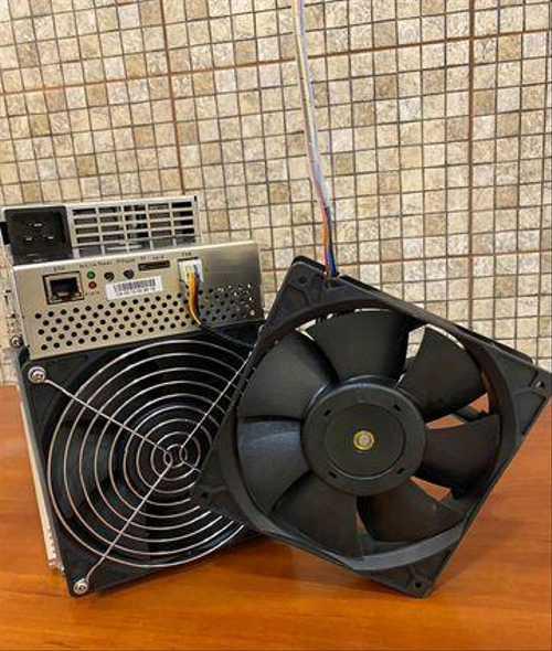 Настоящий вентилятор Delta 9.0A для WhatsMiner