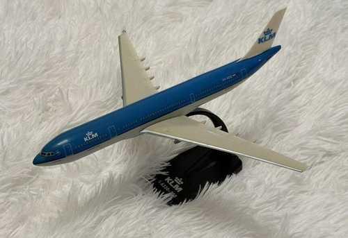 Модель самолета Boeing 777-200ER ливрея KLM