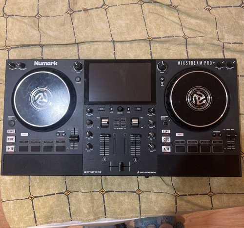 Dj контролер Numark Pro 