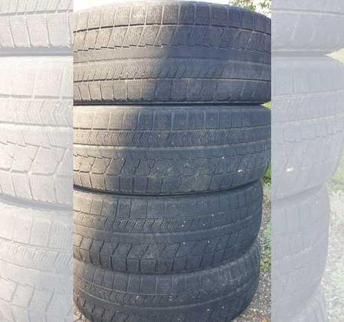 Bridgestone Blizzak VRX 215/65 R16 98S