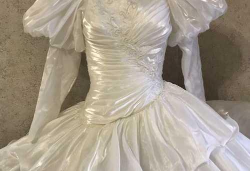 Свадебное платье новое 44 46