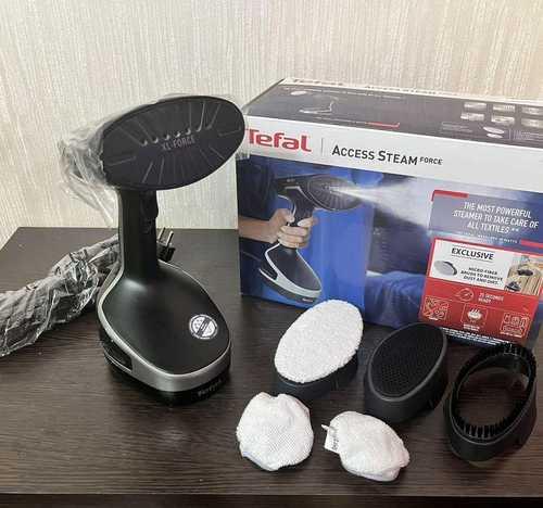 Отпариватель Tefal Access Steam Force DT8270E1