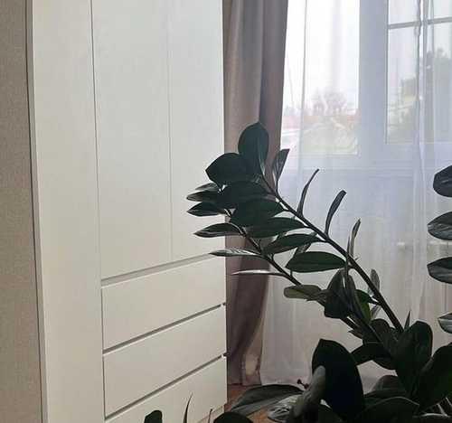 Шкаф распашной белый