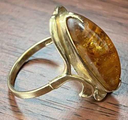 Золотое кольцо СССР с янтарем