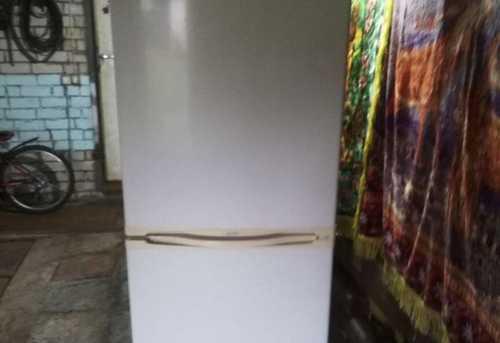 Холодильник бу Stinol 103 ER