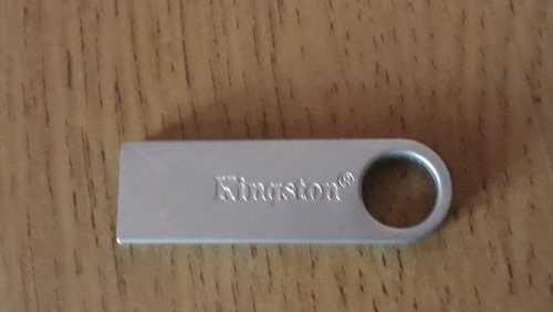USB флешки 16Gb: Kingston, Silicon Power