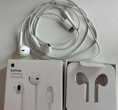 Наушники Apple EarPods Lightning A1748