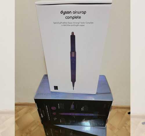 Продам коробки dyson