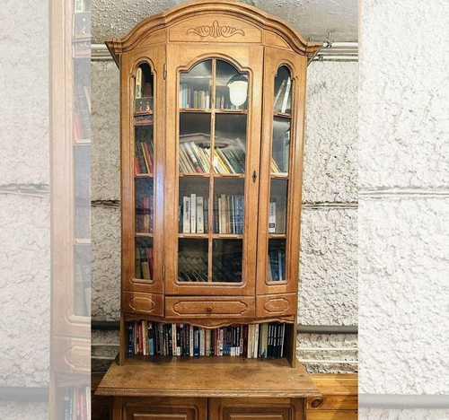 Книжный шкаф (или буфет) старинный из дуба
