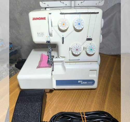 Оверлок janome 205D