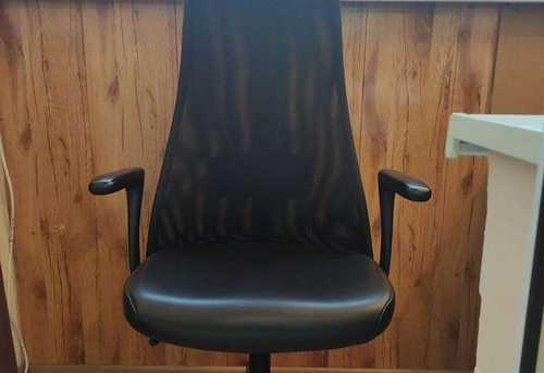 Офисное кожаное кресло икеа эрвфьеллет бу