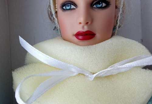 Кукла Тоннер Tonner cold AS ICE KIT Кит