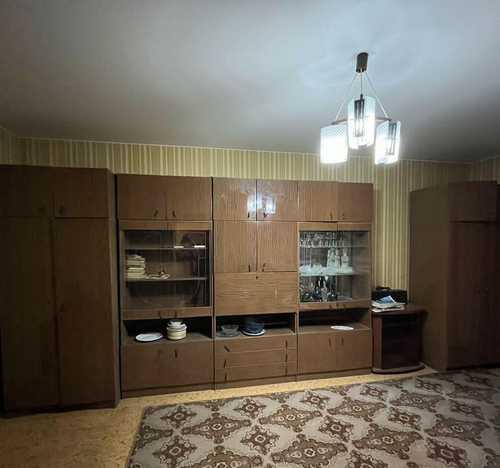 Стенка в хорошем состоянии.Бесплатно.Самовывоз