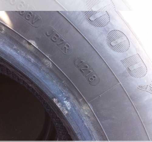 Goodyear EfficientGrip Performance 215/65 R16