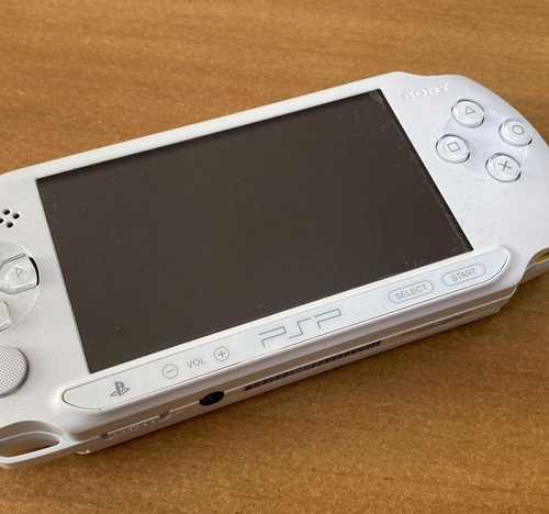 Sony PSP E1008 Street