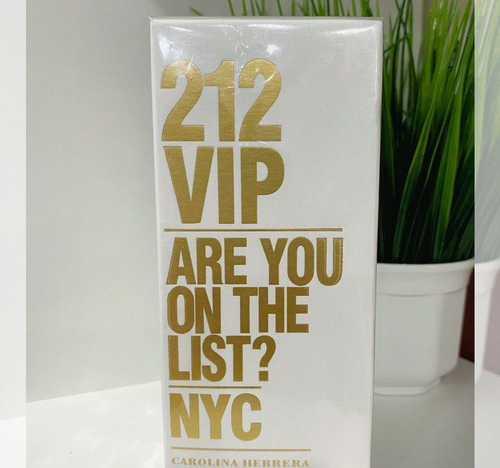 Carolina Herrera 212 Vip, 80ml