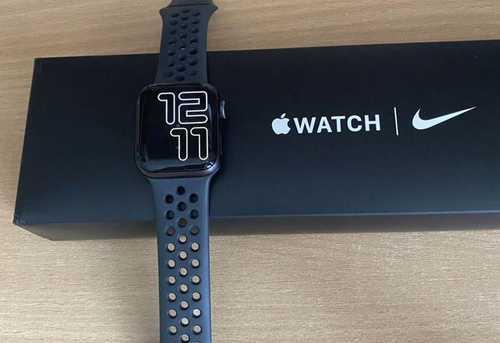 Часы Apple Watch SE 40mm Nike