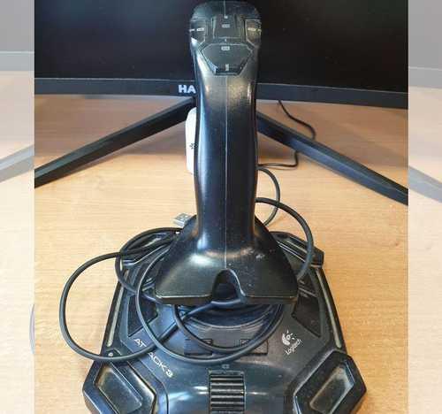 Джойстик Logitech Attack 3