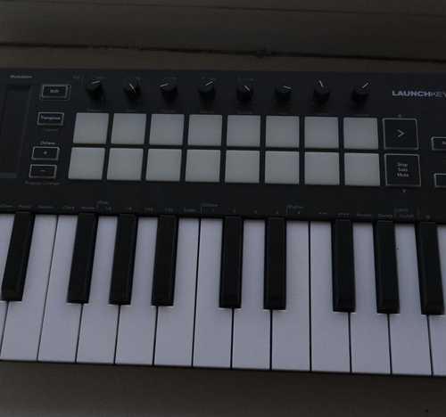 Midi-клавиатура/контроллер Novation launchkey mini