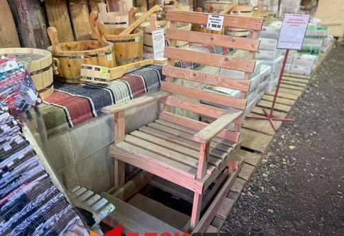 Деревянное кресло-качалка