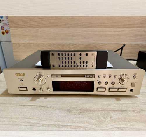 Teac MD-10 топовая Hi-Fi минидисковая дека