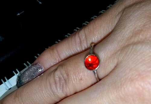Pandora кольцо с красным кристаллом пандора
