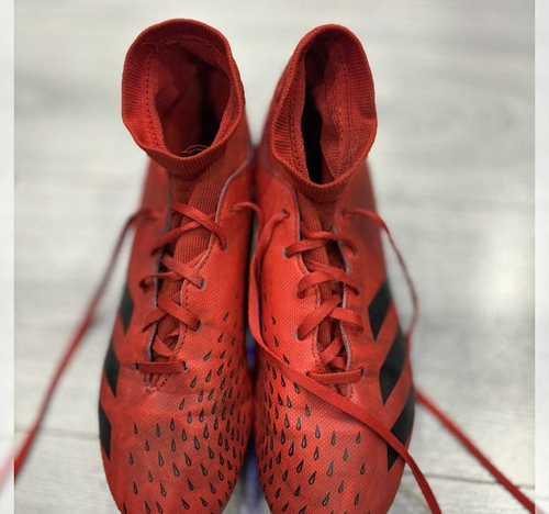 Футбольные бутсы Adidas predator freak