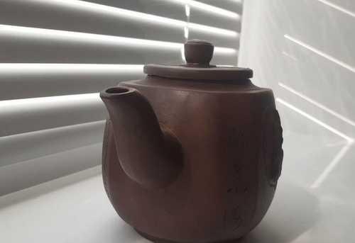 Китайский глиняный коричневый чайник