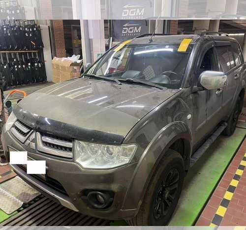 Лобовое стекло Mitsubishi Pajero Sport 2