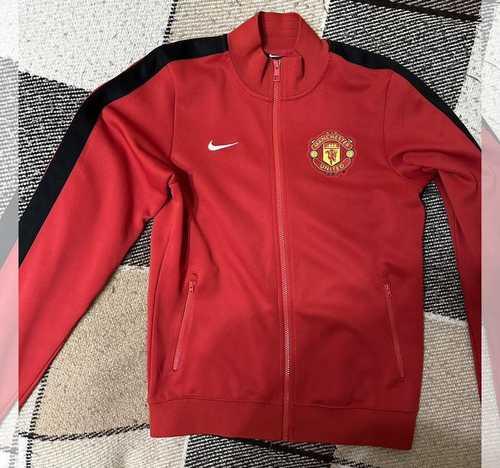 Олимпийка и шапка FC Manchester United