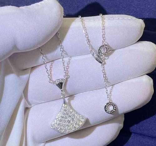 Колье Булгари из золота, бриллианты 0,85 ct