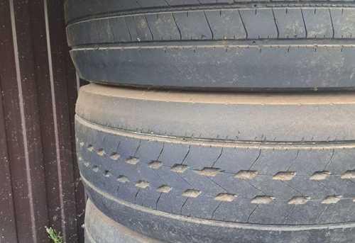 Goodyear Assurance TripleTred 385/65 R22