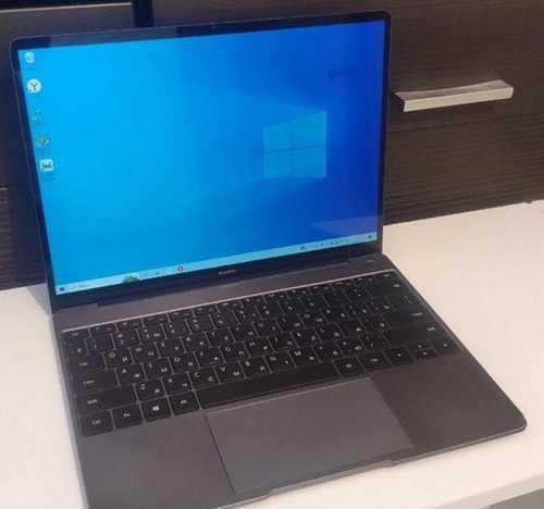 Huawei matebook 13 Core i5/ 8gb/ ssd256